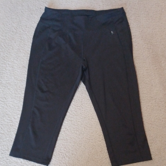 Danskin Now | Pants & Jumpsuits | Danskin Now Black Capri Leggings ...